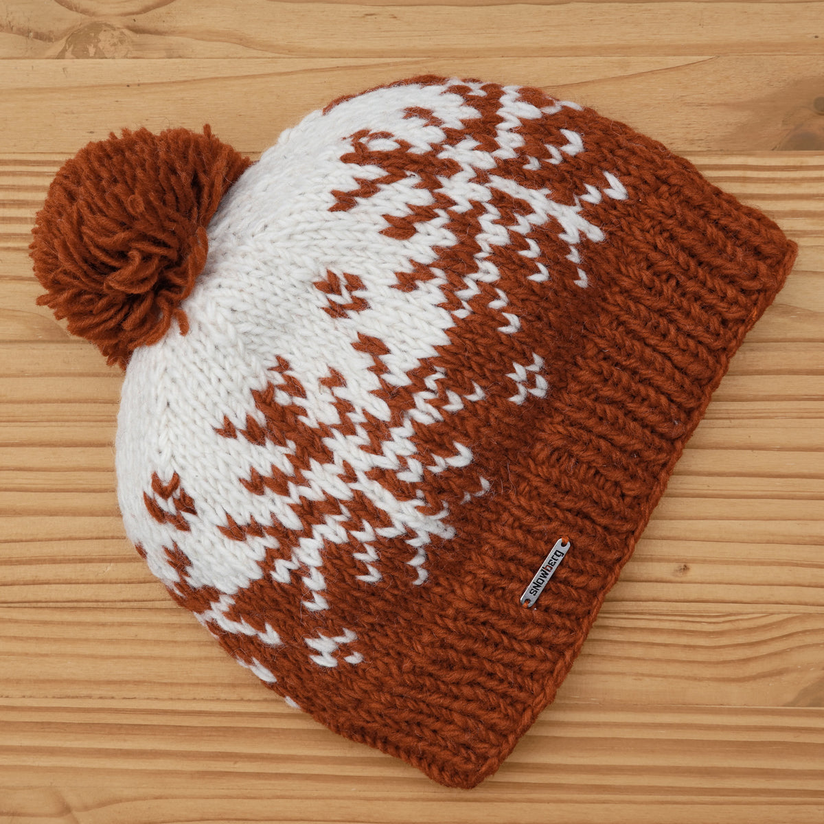 Mütze mit Ohrenklappe: rot-bunt – SNOWBERG ONLINE SHOP